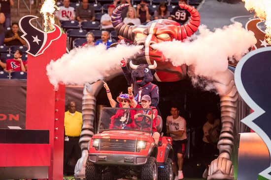 Houston Texans Mascot Toro Enters Field Editorial Stock Photo - Stock ...