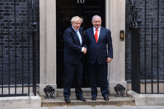 Boris Johnson Benjamin Netanyahu - Foto de stock de contenido editorial ...