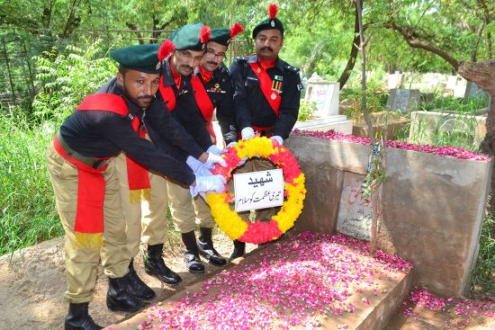 Pakistan Civil Defense Officials Lay Floral Editorial Stock Photo ...