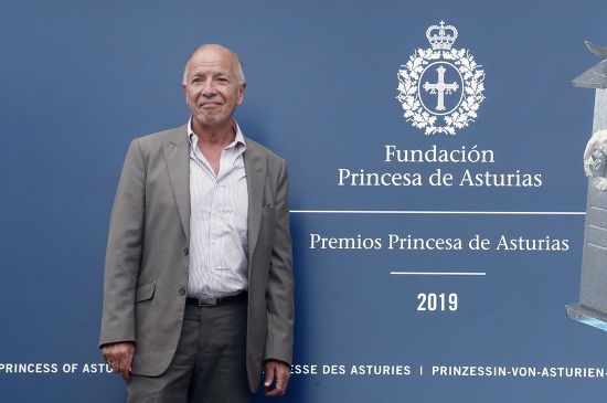 Uscuban Sociologist Alejandro Portes Poses Front Editorial Stock Photo ...