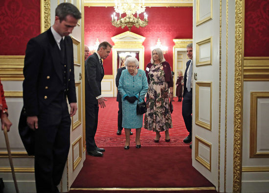 Queen Elizabeth Ii Arriving Reception Mark Editorial Stock Photo ...