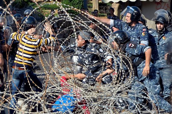 Protesters Cutting Through Barbed Wire Police Editorial Stock Photo ...