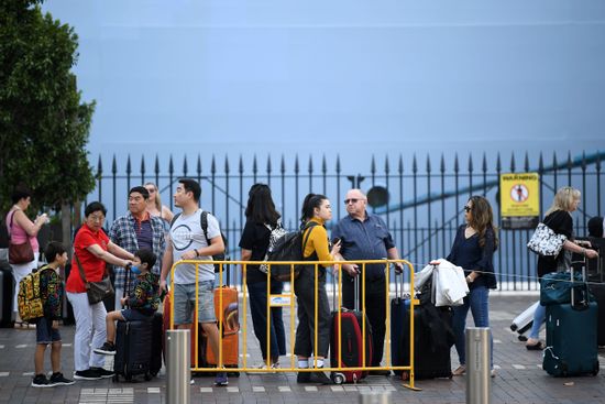 Passengers Disembark Royal Caribbean Internationals Cruise Editorial ...