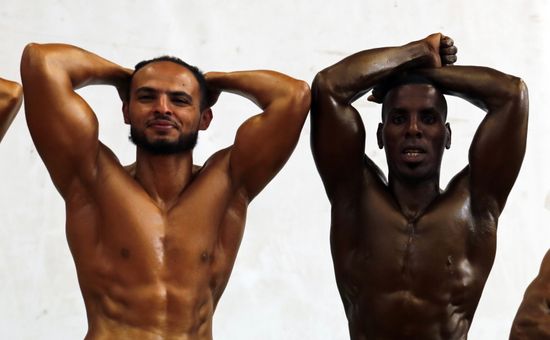 Yemeni Bodybuilders Flex Their Muscles During Editorial Stock Photo ...