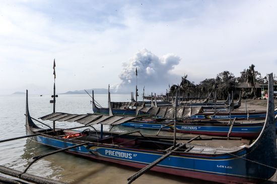 Ashcovered Fishing Boats Seen Taal Volcano Editorial Stock Photo ...