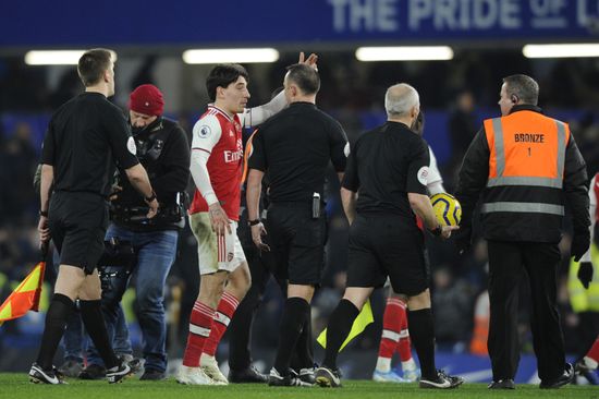 Hector Bellerin Arsenal Surround Ref Stuart Editorial Stock Photo ...