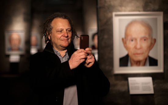 Portrait Photographer Martin Schoeller Poses During Editorial Stock ...