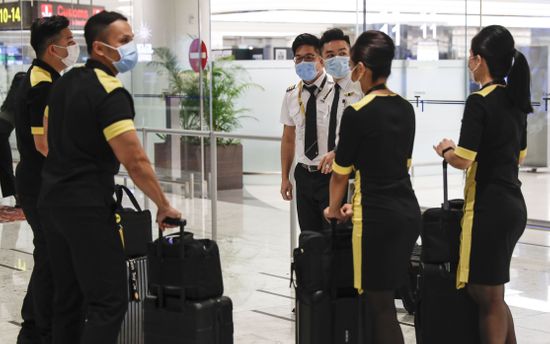 Scoot Airlines Cabin Crew Pilots Wear Editorial Stock Photo - Stock ...