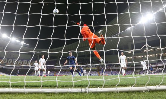 Khalid Eisa Goalkeeper Al Ain Action Editorial Stock Photo - Stock ...