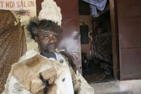 Local Shoe Maker Repairer Stephen Oppong Editorial Stock Photo - Stock ...