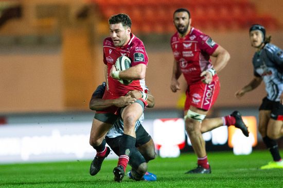 Scarlets Centre Kieron Fonotia On Attack Editorial Stock Photo - Stock ...