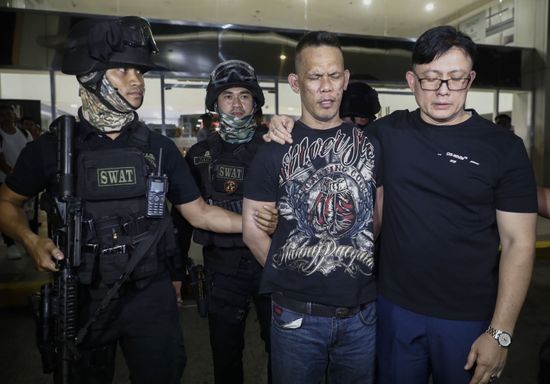 Policemen Arrest Hostagetaker Alchie Paray C - Foto de stock de ...