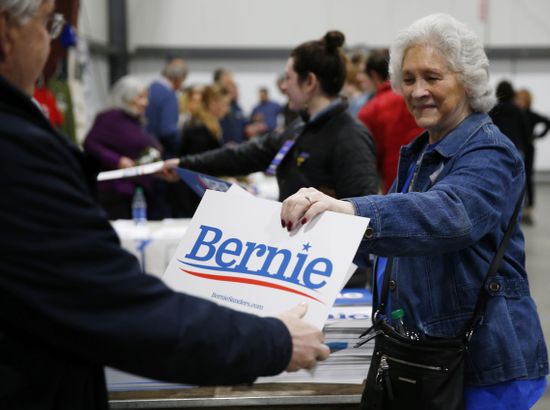 Bernie Signs Handed Out Supporters Start Editorial Stock Photo - Stock ...