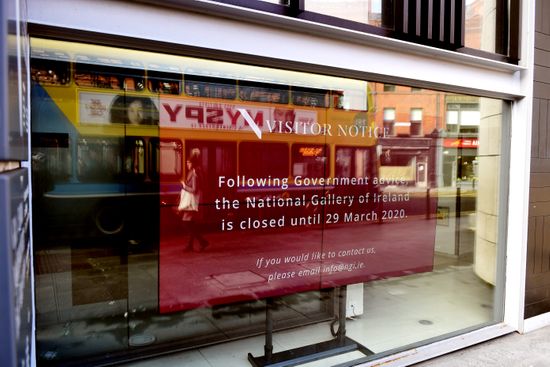 Sign Advertising Closure National Gallery Ireland Editorial Stock Photo ...
