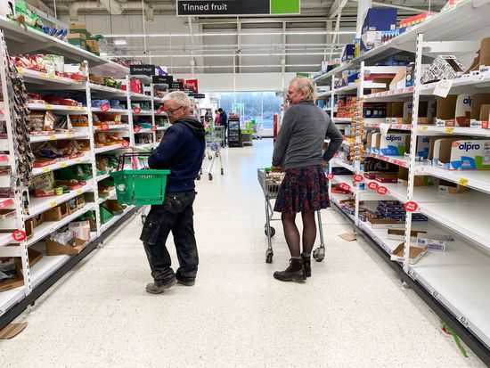 People Shopping Asda Govan Store Glasgow Editorial Stock Photo - Stock ...