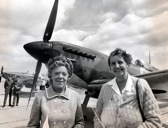 Elspeth Green Left 19132006 Elizabeth Mortimer Editorial Stock Photo ...