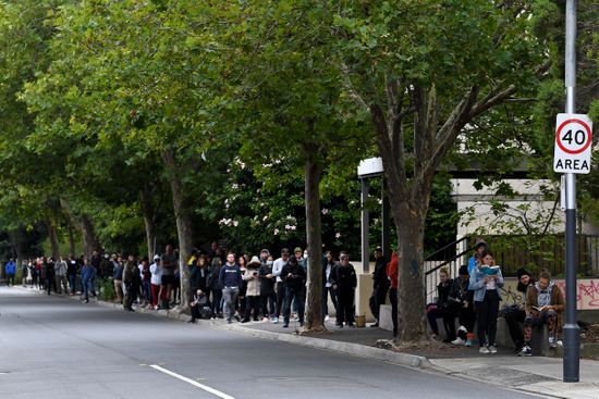People Queue Outside Centrelink Office Melbourne Editorial Stock Photo ...