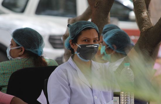 Doctors Attend Patients Outside Hospital Building Editorial Stock Photo ...