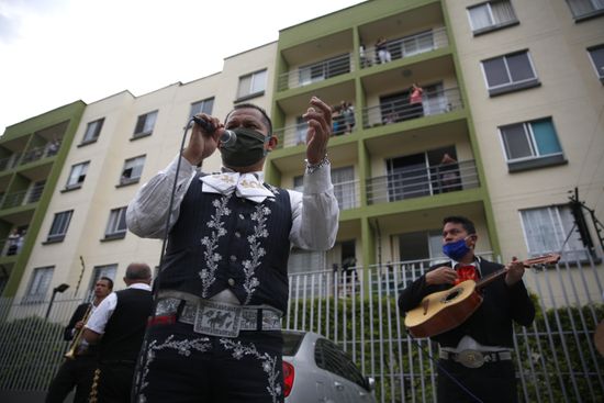 Mariachis Perform Front Residential Buildings Cali Editorial Stock ...