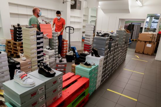 Employees Shoe Store Set Store Create Editorial Stock Photo - Stock ...