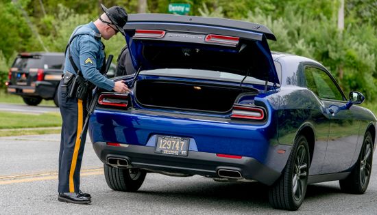 Law Enforcement Sets Perimeter Searches Vehicles Editorial Stock Photo ...