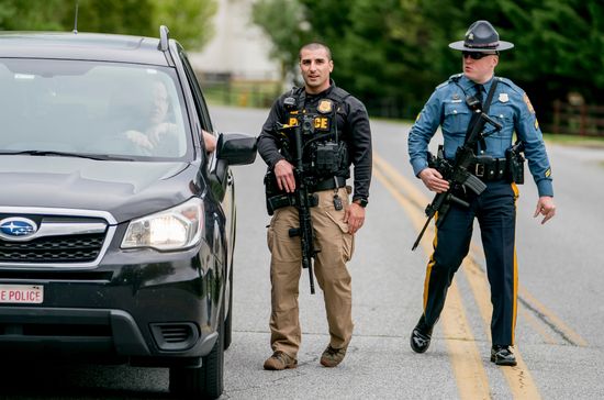 Law Enforcement Set Perimeter Search Vehicles Editorial Stock Photo ...