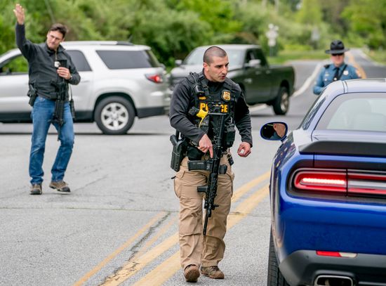 Law Enforcement Set Perimeter Search Vehicles Editorial Stock Photo ...