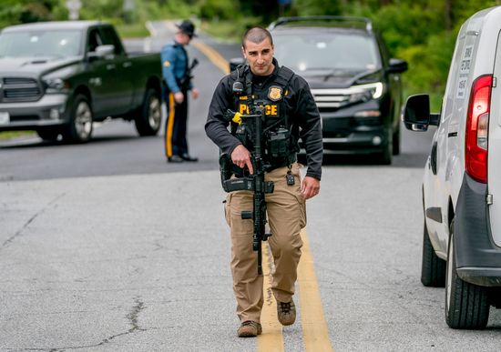Law Enforcement Sets Perimeter Searches Vehicles Editorial Stock Photo ...