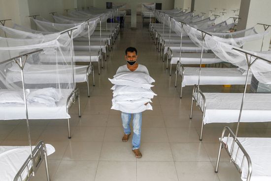 Worker Carries Pillows Inside Quarantine Facility Editorial Stock Photo ...