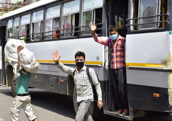 Migrants Seen Deboarding Bus That Ferried Editorial Stock Photo - Stock ...