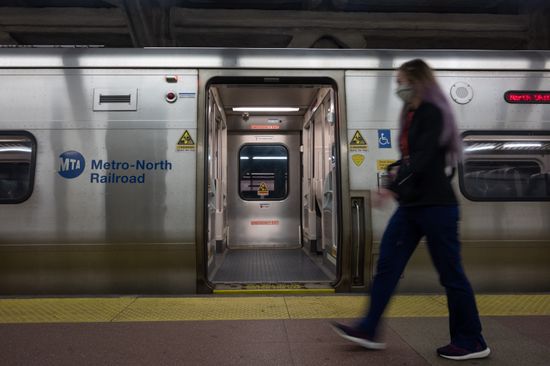 Mta Passenger Boards Metro North Train Editorial Stock Photo - Stock ...