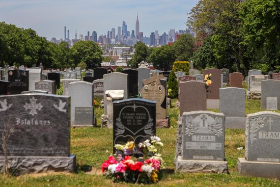 Island Manhattan Seen Bottom Cemetery Queens Editorial Stock Photo ...