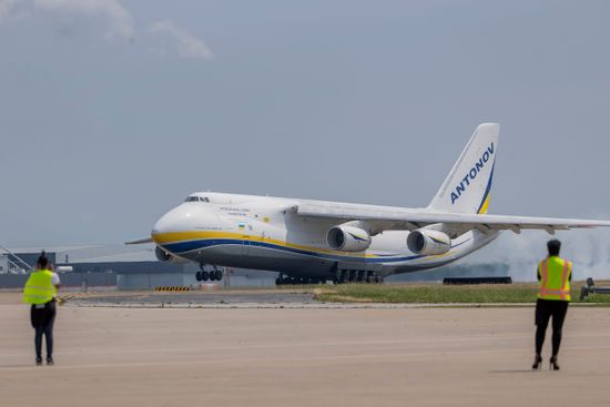 Ramp Workers Watch Antonov An124 Cargo Editorial Stock Photo - Stock ...