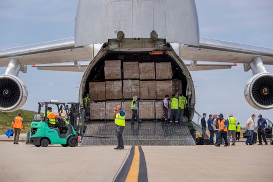 Ramp Workers Offload Antonov An124 Cargo Editorial Stock Photo - Stock ...