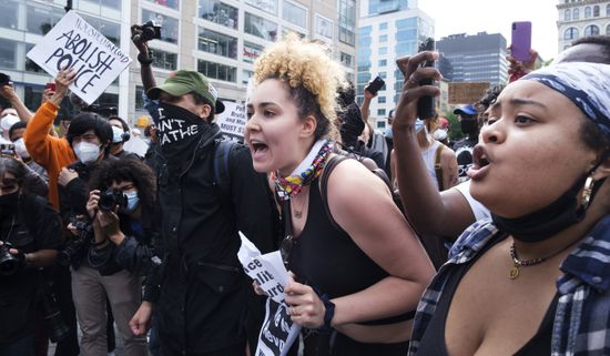 People Yell Police Officers During Protest Editorial Stock Photo ...
