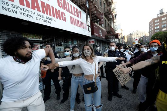 Peaceful Protesters Lock Arms Surround Police Editorial Stock Photo ...
