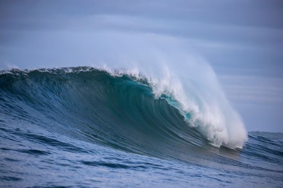 Wave Breaks Offshore Reef Atlantic Ocean Editorial Stock Photo - Stock ...
