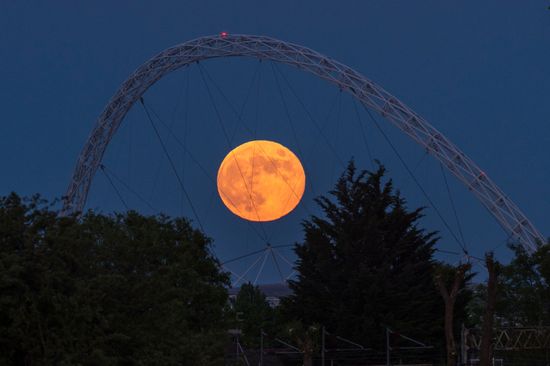 Junes Full Moon Known Strawberry Moon Editorial Stock Photo - Stock ...