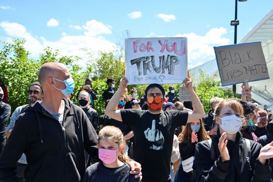 Thousand People Gathered Pacifist Demonstration Following Editorial ...