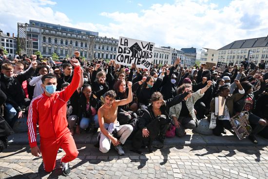 Thousand People Gathered Pacifist Demonstration Following Editorial ...
