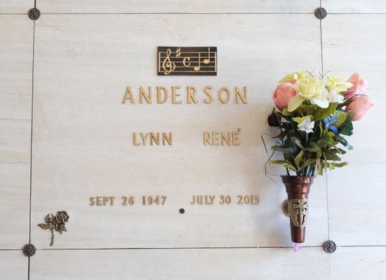 Lynn Anderson Crypt Woodlawn Memorial Park Editorial Stock Photo ...