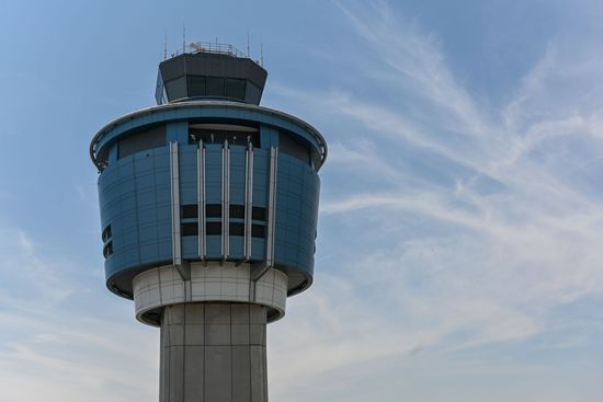 Air Traffic Control Tower Laguardia Airport Editorial Stock Photo ...