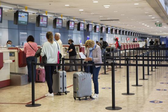 Passengers Wearing Face Masks Queue Checkin Editorial Stock Photo ...
