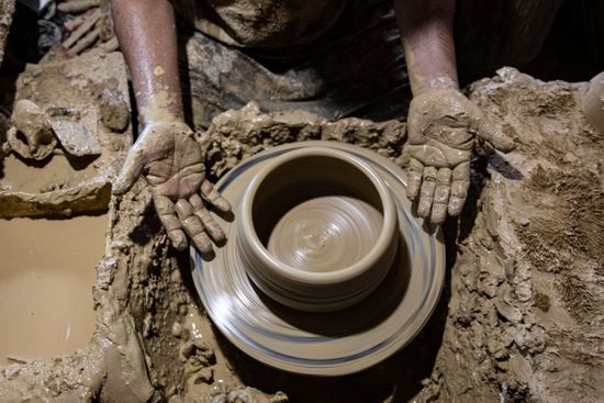 Jordanian Worker Forms Clay Make Pottery Editorial Stock Photo - Stock ...