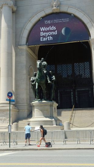 Nypd Car Stands Guard Front Statue Editorial Stock Photo - Stock Image ...