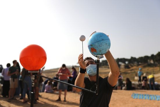 Israeli Astronomer Uses Spherical Models Earth Editorial Stock Photo ...