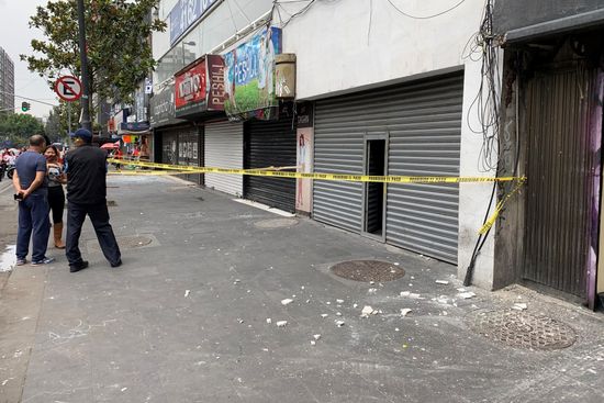 Building Cordoned Off After Earthquake Mexico Editorial Stock Photo ...