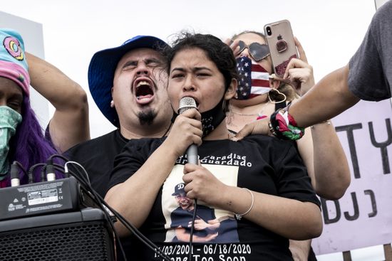 Jennifer Guardado R Andres Sister Delivers Editorial Stock Photo ...