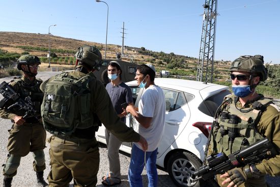 Israeli Troops Stand Guard Israeli Settlers Editorial Stock Photo ...