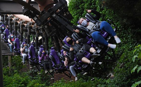 People Enjoy Ride Chessington World Adventures Editorial Stock Photo ...